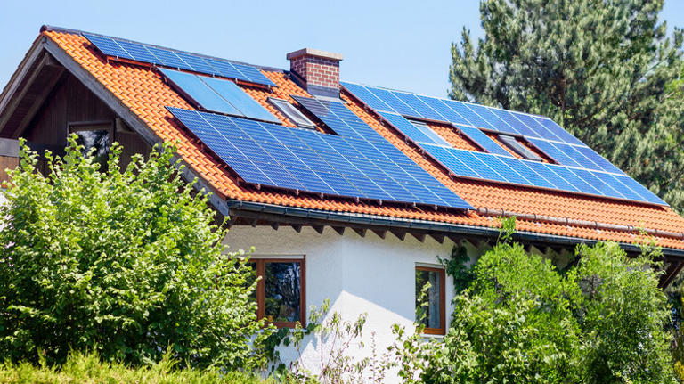Is Investing In Solar Panels Worth It Based On How Long They Last?
