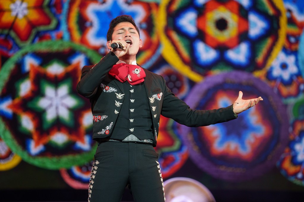 Sergio Maya Wins Binational Mexico Canta Competition With Patriotic ...