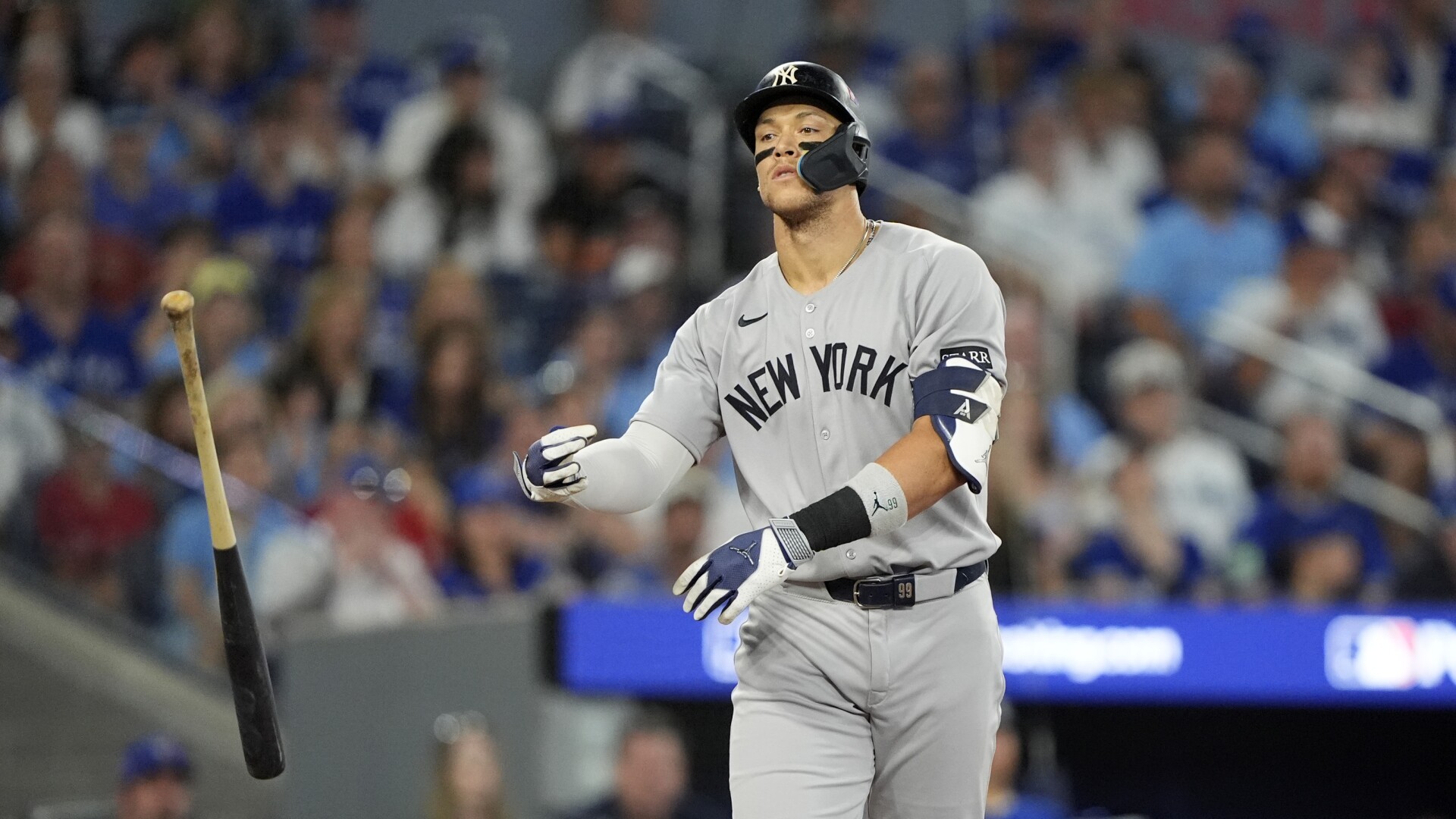 Yankees head home facing elimination after back-to-back beatdowns in ...