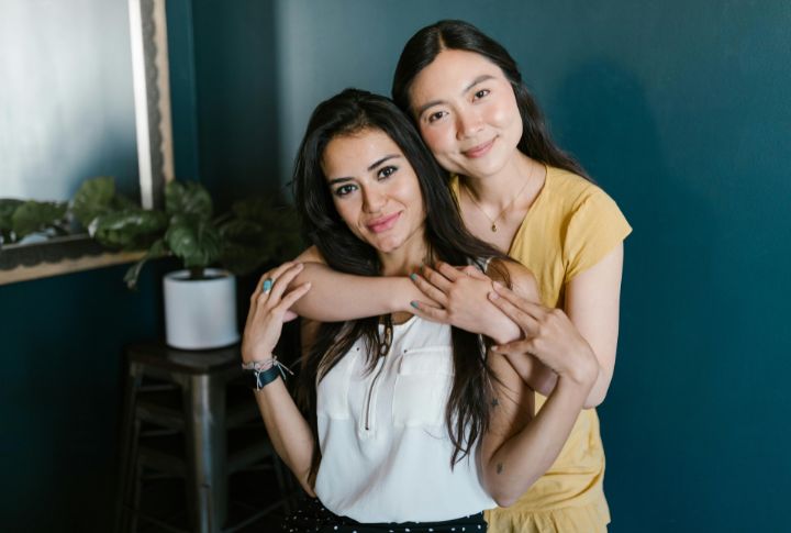 10 Shifts That Show A Friendship Is No Longer Mutual