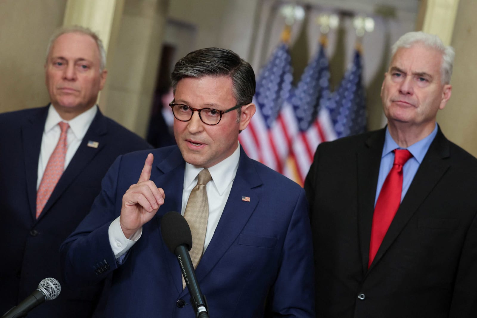 'This doesn't end well for Republicans': MSNBC panel piles on Mike ...