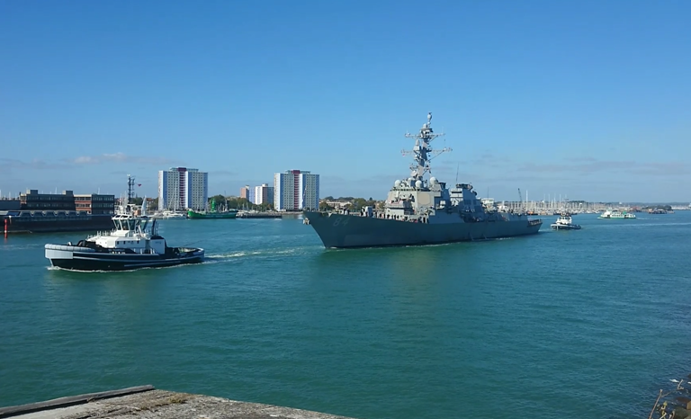 American destroyer USS Bulkeley leaves Portsmouth in glorious autumn ...