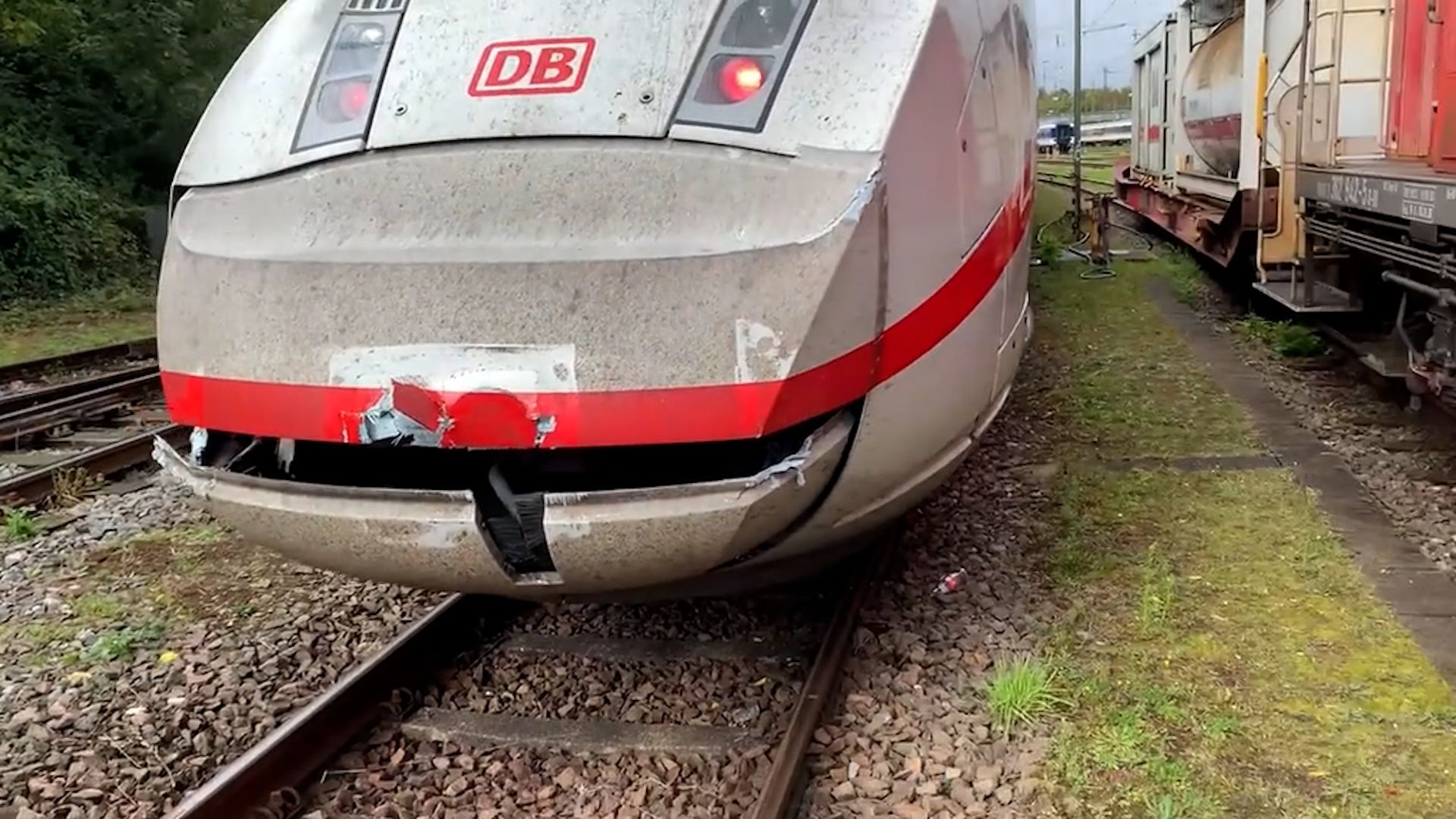 ICE-Unfall im Stuttgarter Hauptbahnhof: Video zeigt kaputten Zug