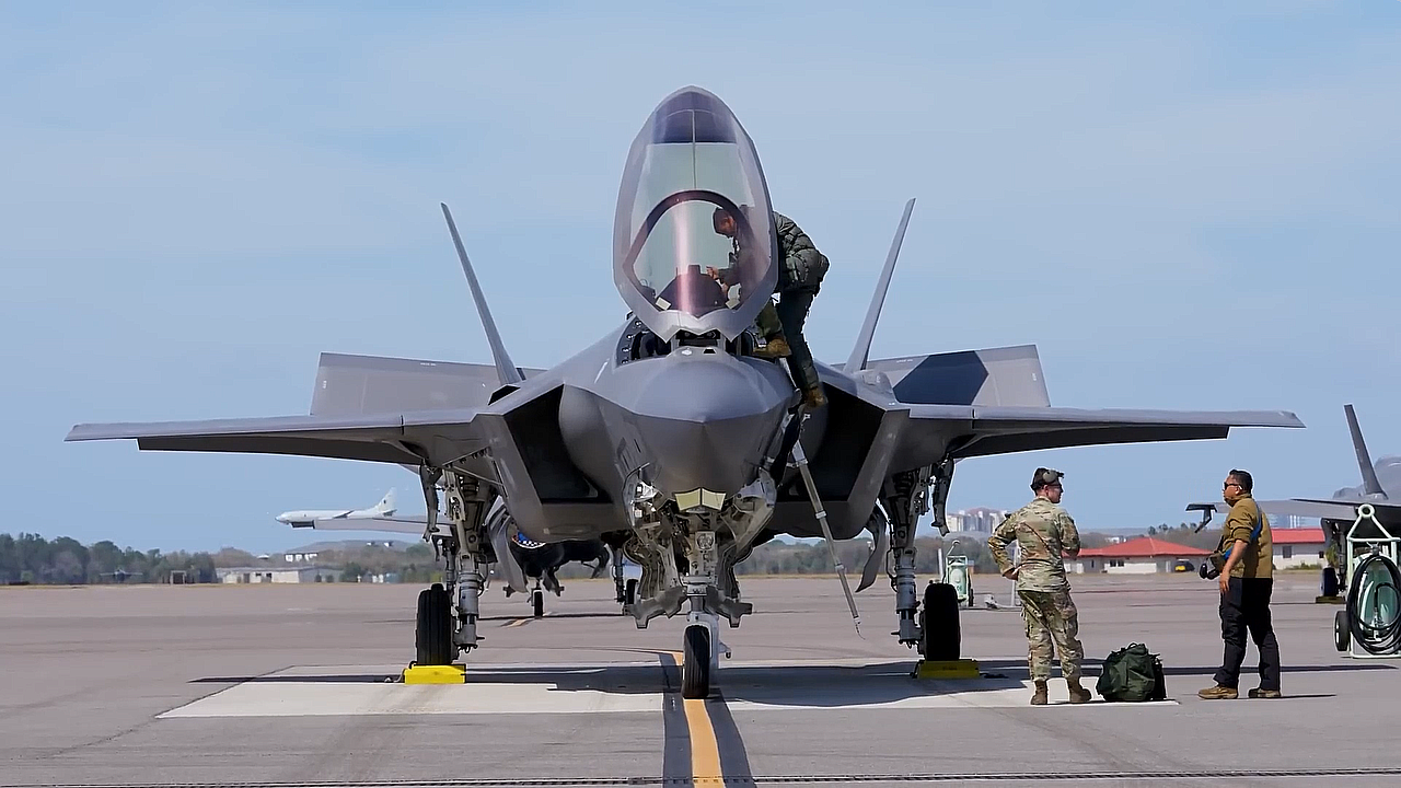 The Copycat Arsenal: China’s Race to Rebuild the World’s Most Powerful ...