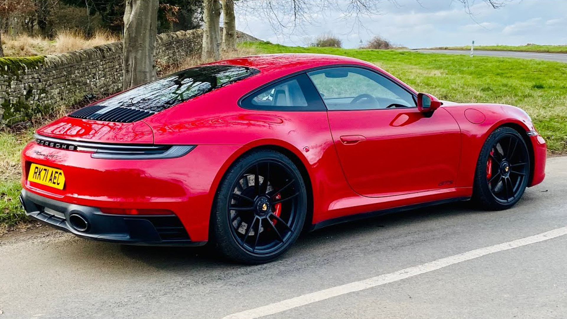 Porsche 911 GTS vs GT3 Road Review