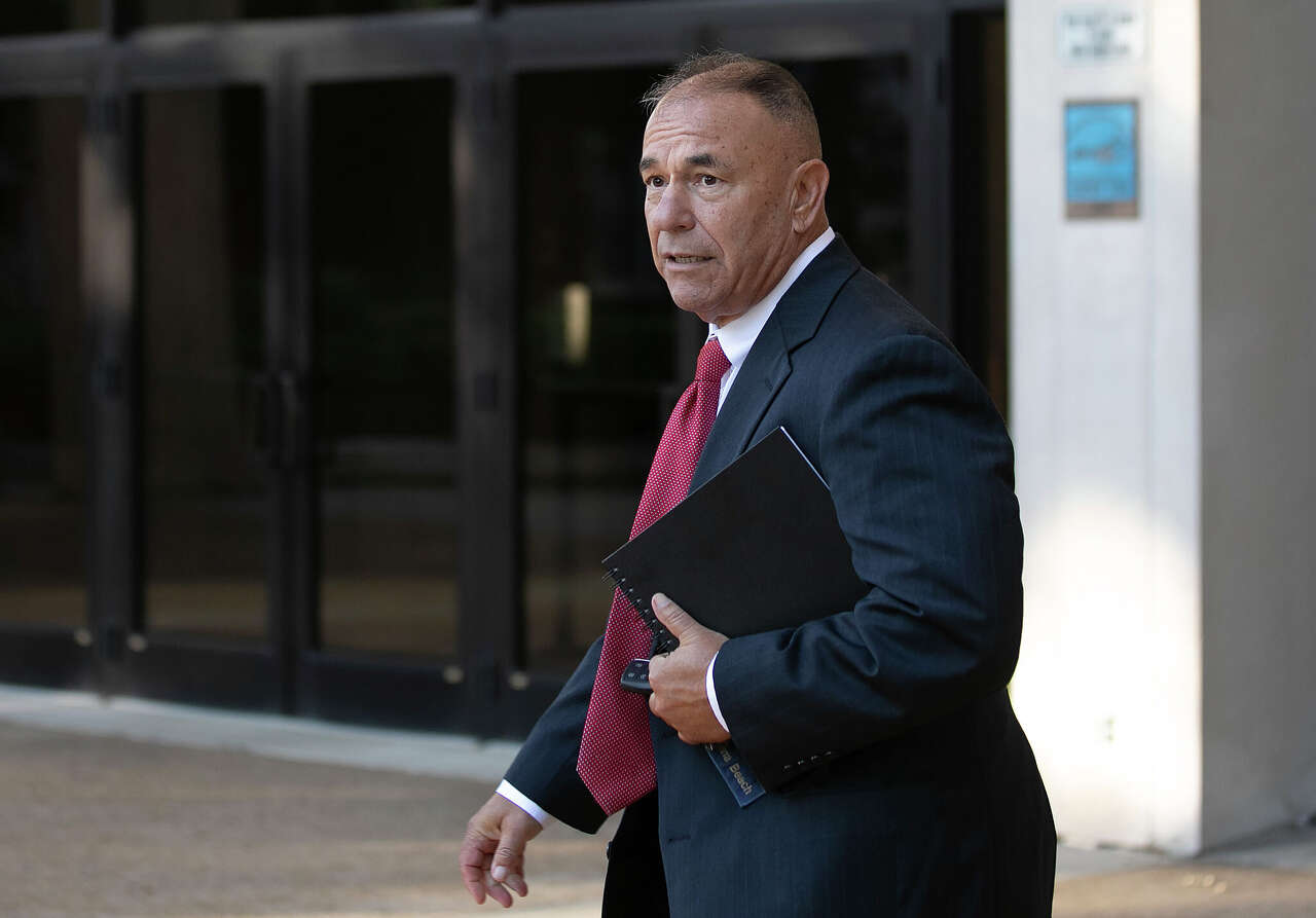 Ex-CT official convicted of corruption fights lawyer's request to ...