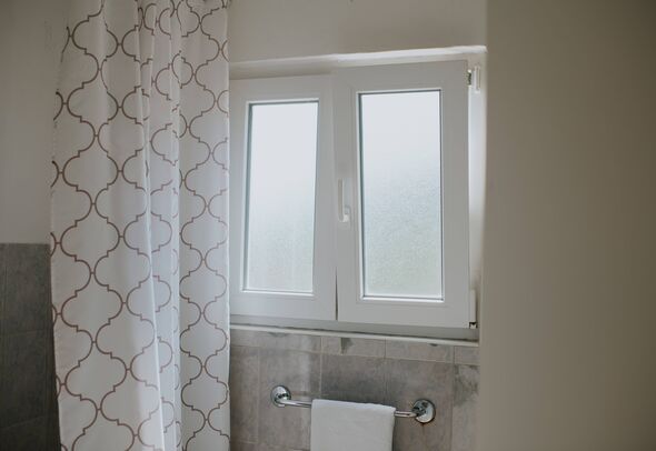 Simple 2-ingredient combo can get rid of window condensation and mould ...