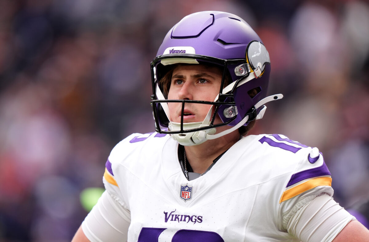 WATCH: Minnesota Vikings Kicker Misses Field Goal After Ball Appears to ...