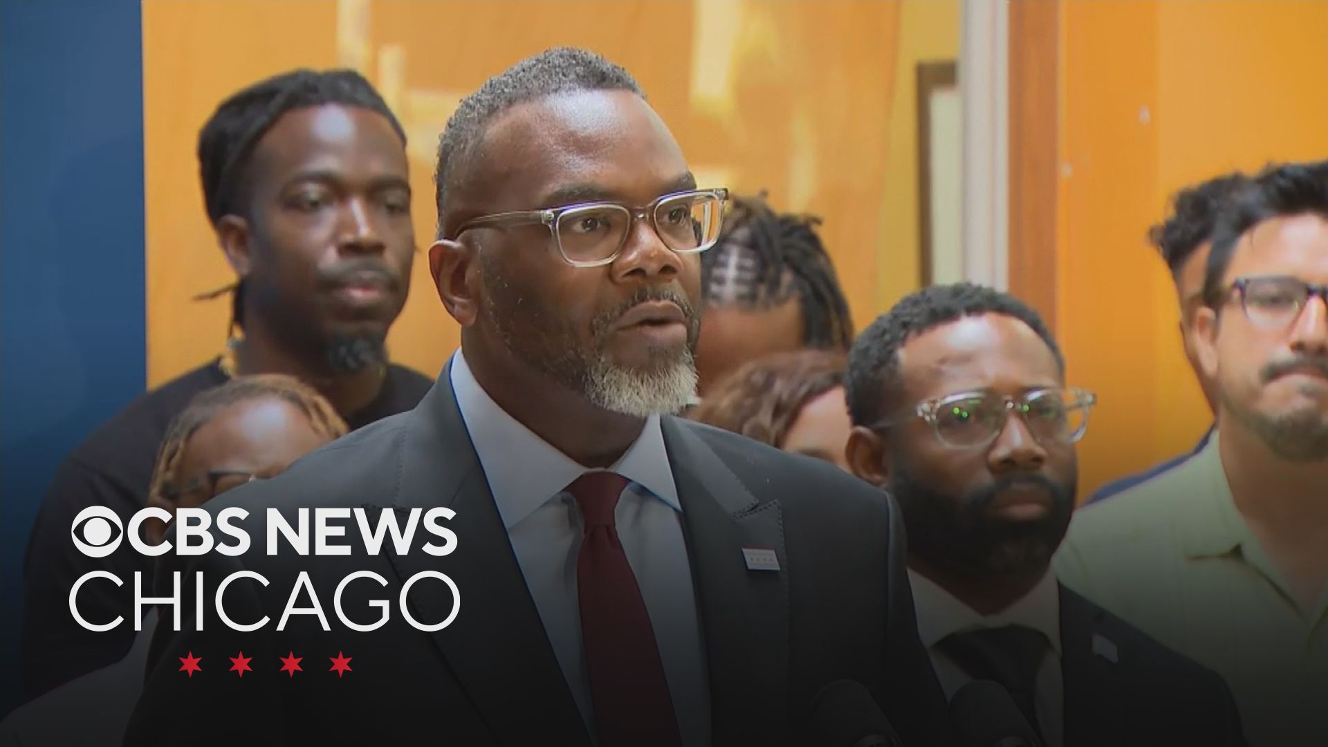 Johnson signs order barring immigration staging on city and private ...