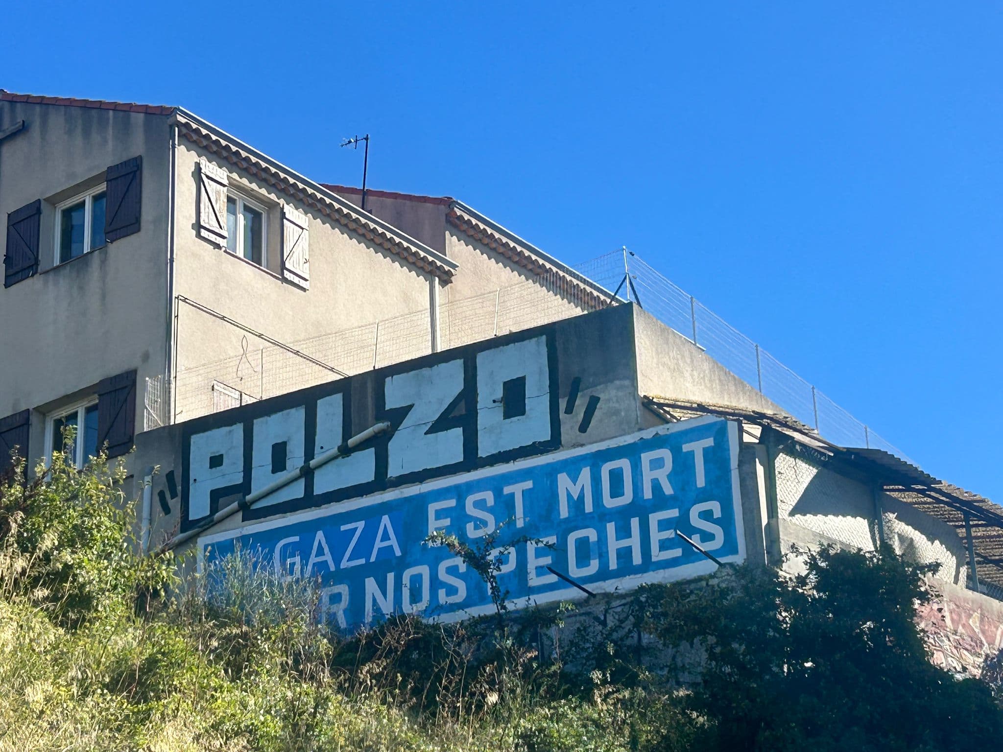 Marseille: l'inscription "Christ est mort pour nos péchés" remplacée en ...