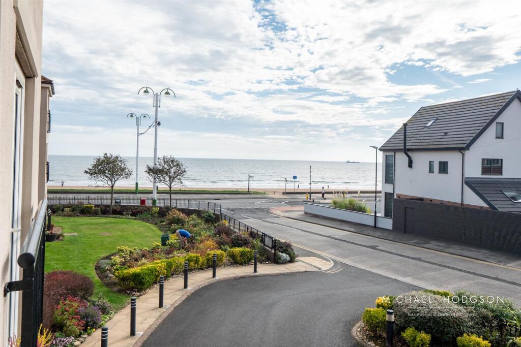 Join me for one more trip to admire this fantastic 2-bed first floor ...