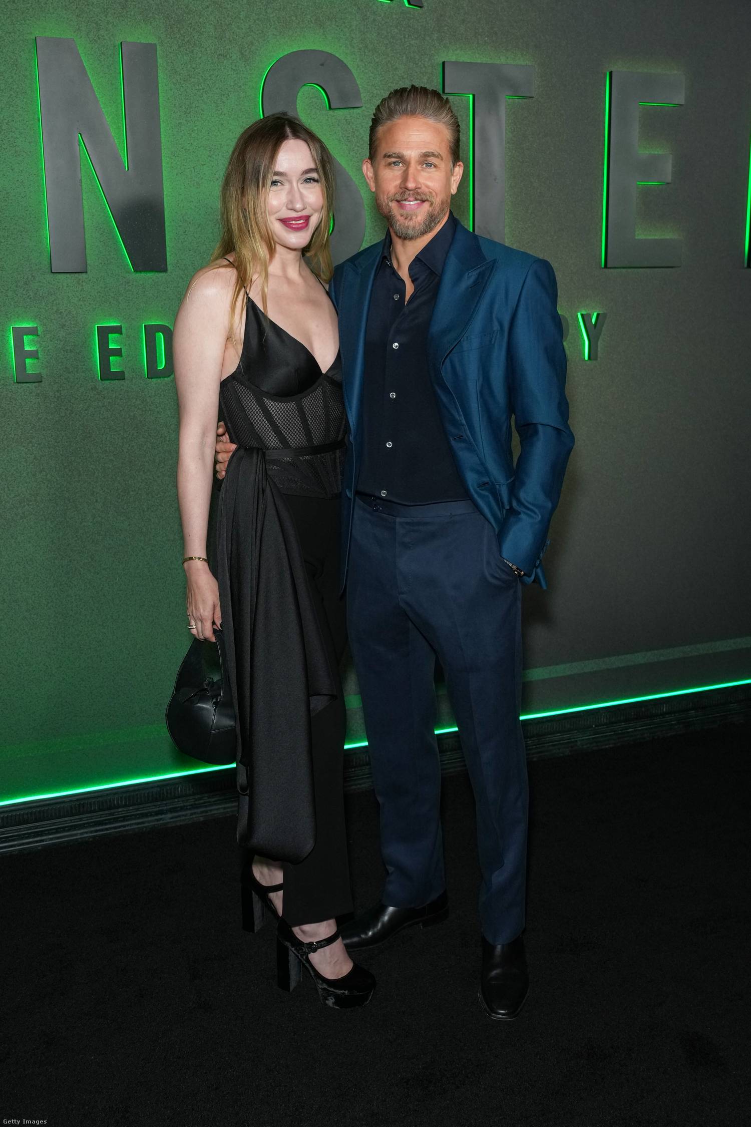 Ő Charlie Hunnam párja közel 20 éve: Morgana különleges szépség