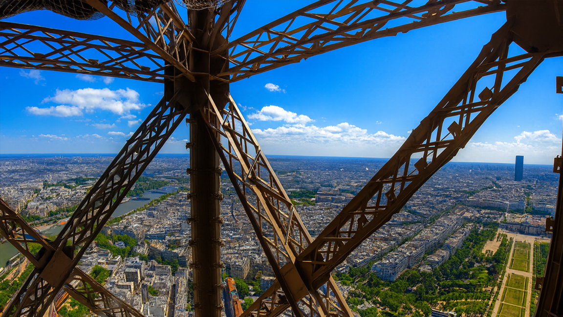 Naik Lift ke Puncak Menara Eiffel Paris (4K)