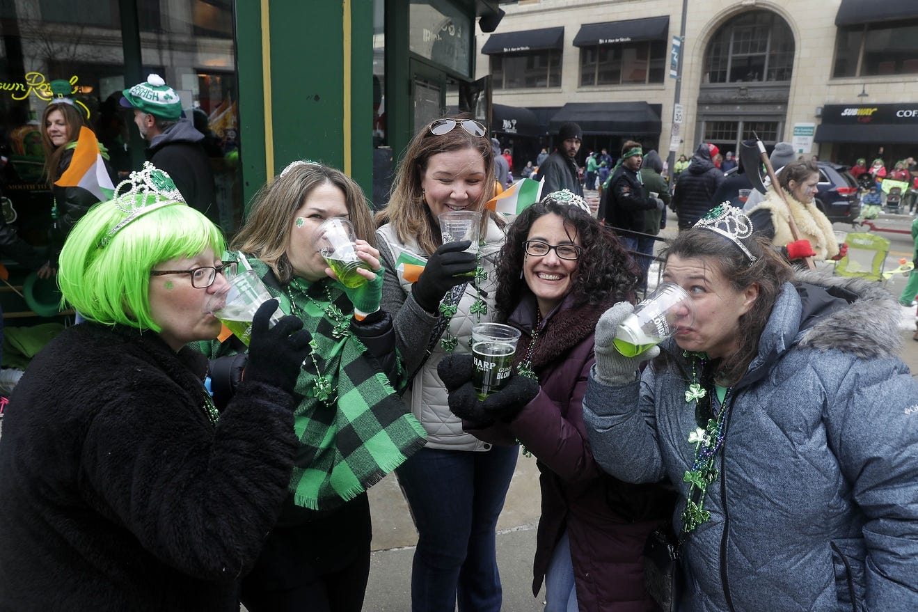 'Will that be separate checks?' 5 tips for handling money with friends