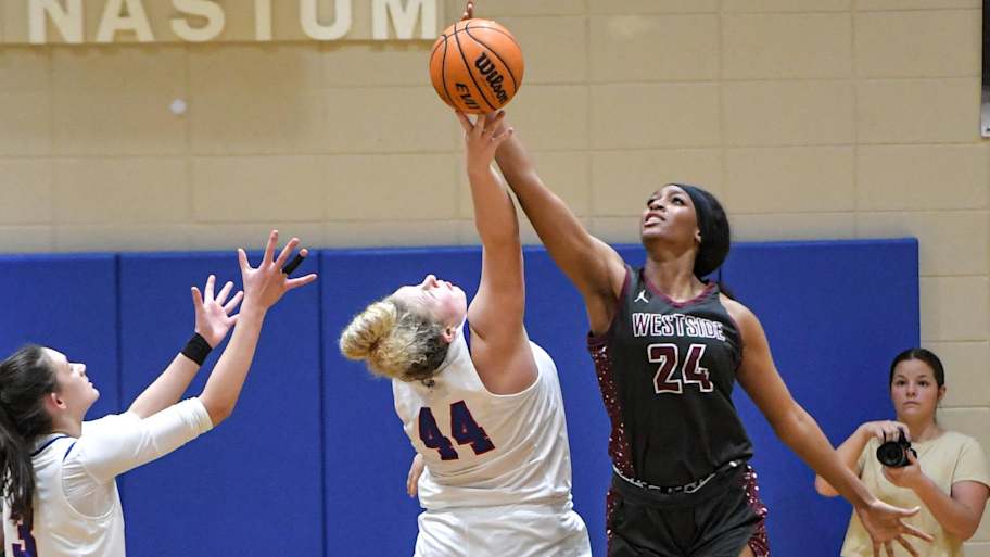 Iowa WBB offered 2027 six-foot-five center prospect Khalia Hartwell