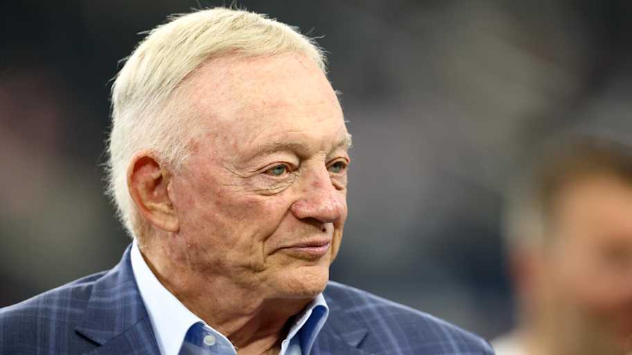 Will Jerry Jones get fined for middle finger to Jets fan in Cowboys' win?