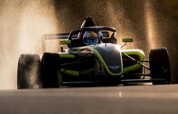 Fórmula streamers: el español Karchez ganó la primera carrera de ...