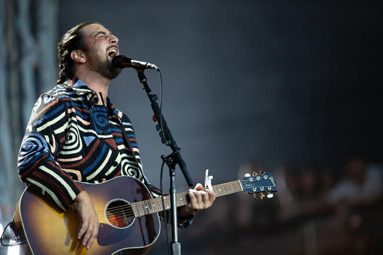 Noah Kahan announces benefit concert in Boston. Here’s how to get tickets