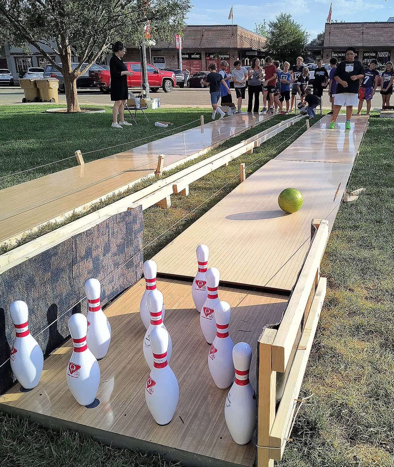 Chamber's Tailgate Crawl brings people, business to the Square
