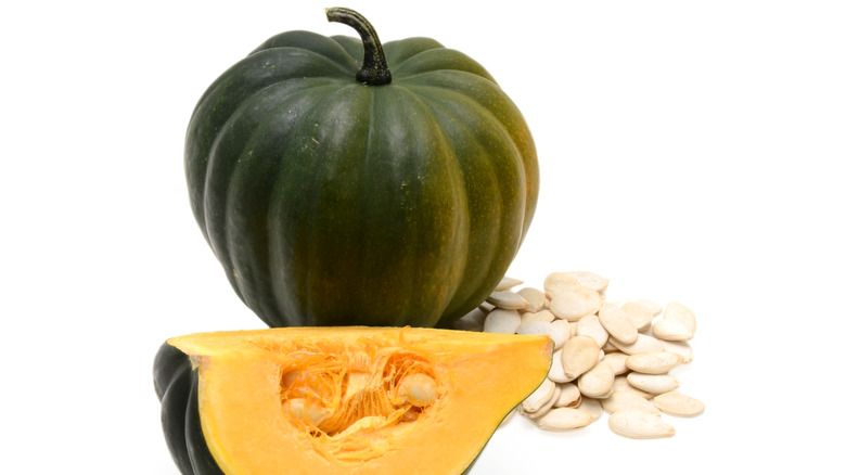 What Is Acorn Squash And What Does It Taste Like?