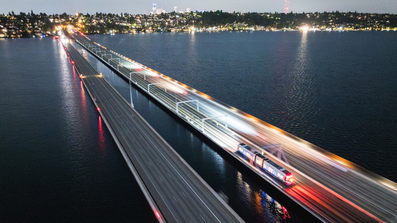 Seattle Has A Powered Train That Can Cross A Floating Bridge - Here's ...