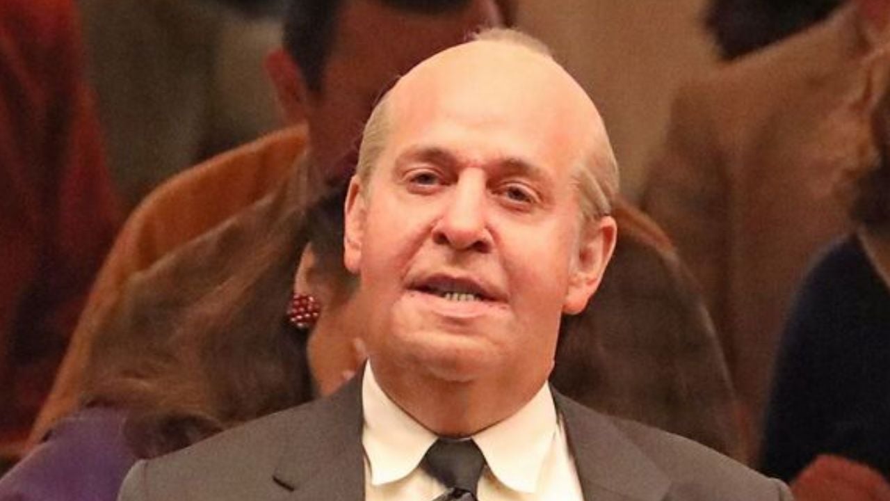 O ator que faz Alfred Hitchcock em Monstro: A História de Ed Gein faz ...