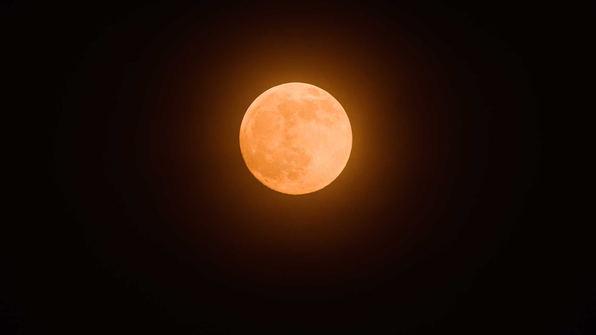 A supermoon and meteor showers: What you'll see in the night sky this ...