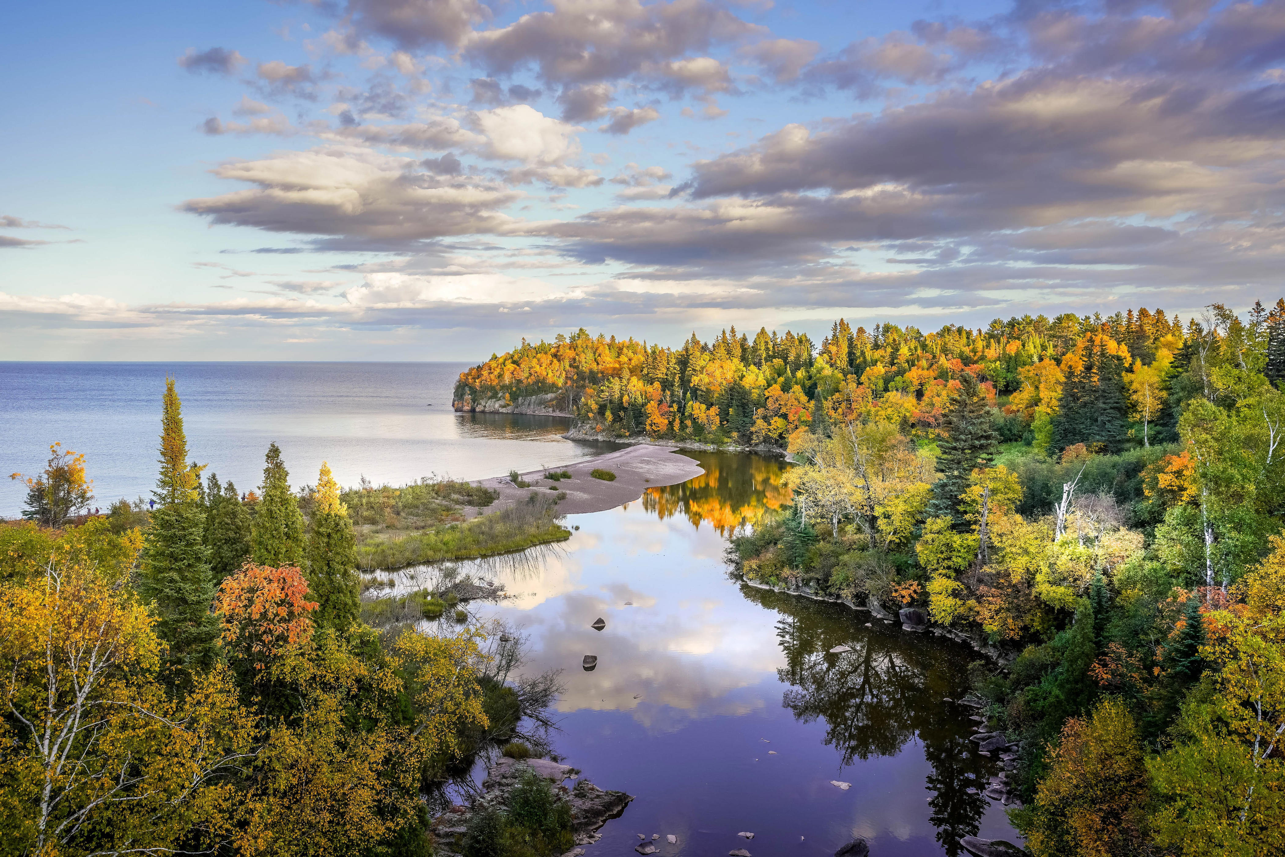 Fall Leaf Seekers Beware: crowds and full parking lots await at ...
