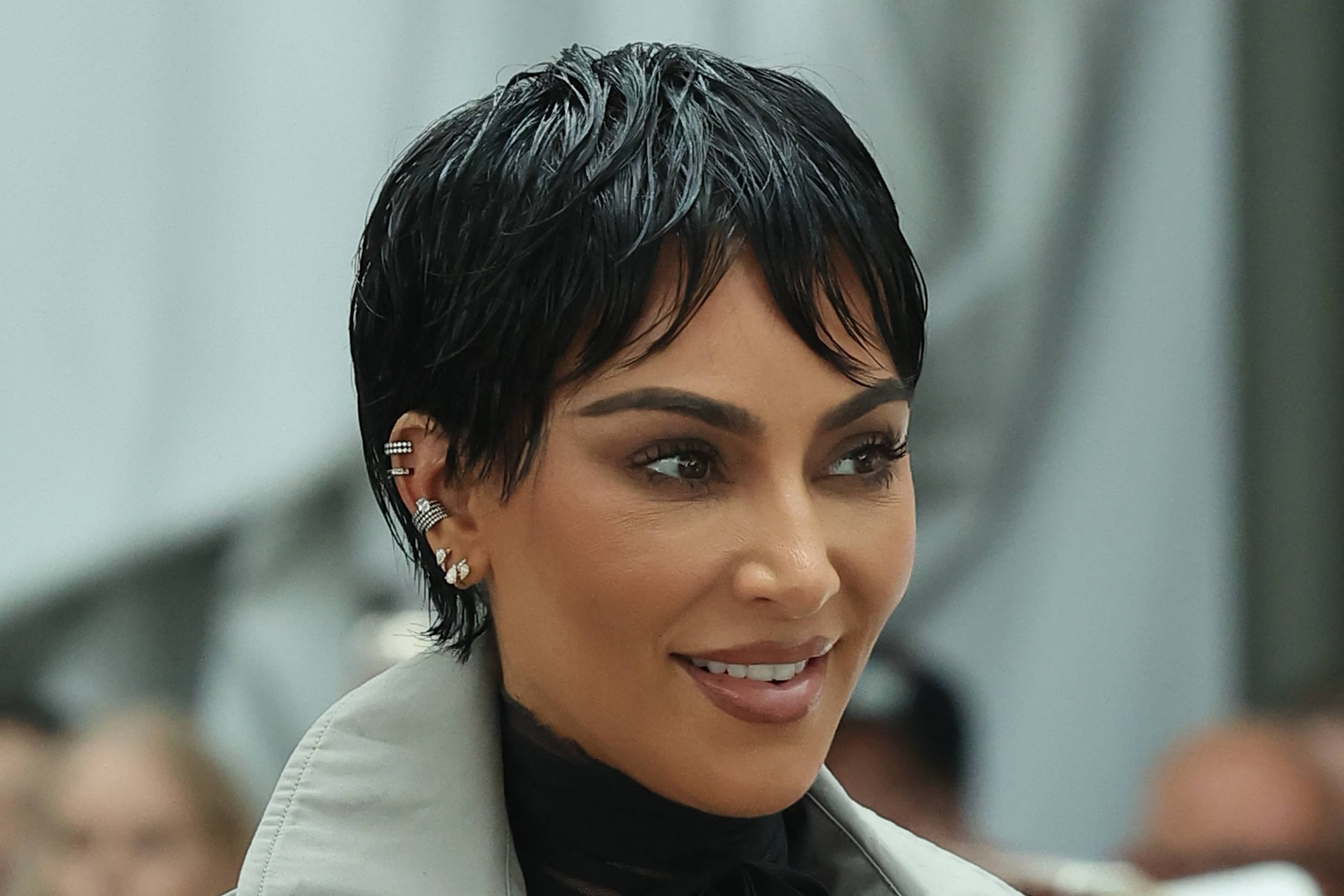 Kim Kardashian's Kris Jenner-Inspired Pixie Is Actually Giving Major Fall Inspo