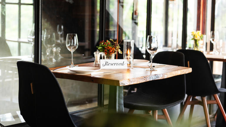The Logistical Reason Restaurants Can't Seat Incomplete Parties