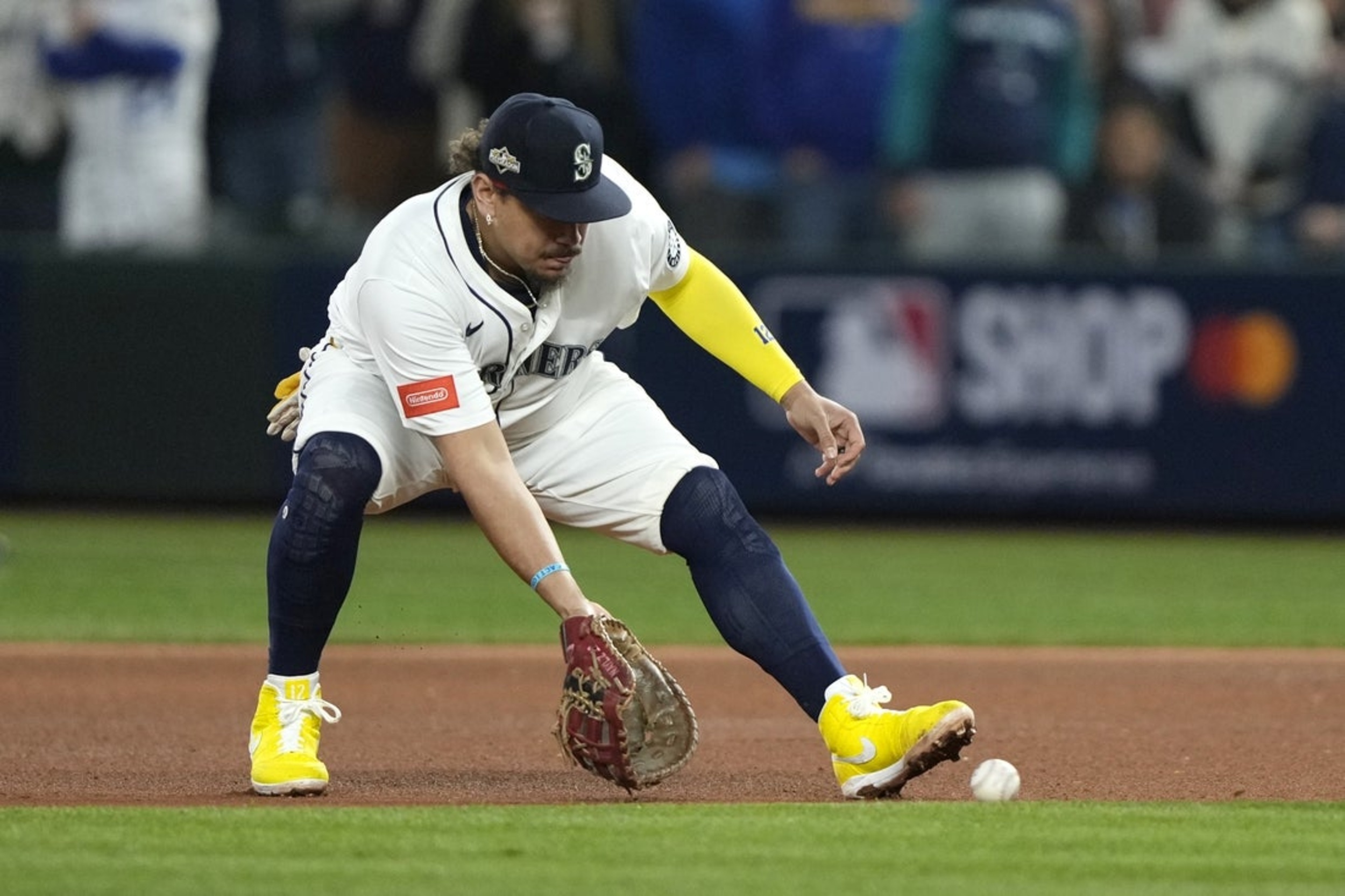 Josh Naylor not with Mariners as wife prepares to give birth