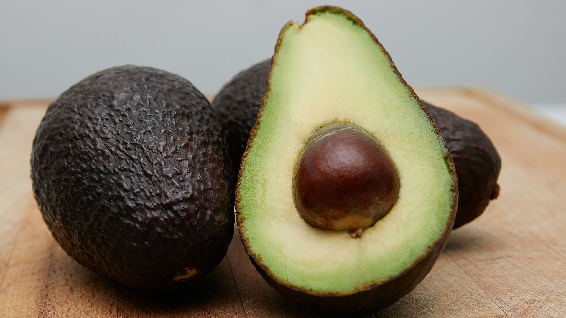 10 Reasons to Eat More Avocados & 10 Delicious Recipes to Try