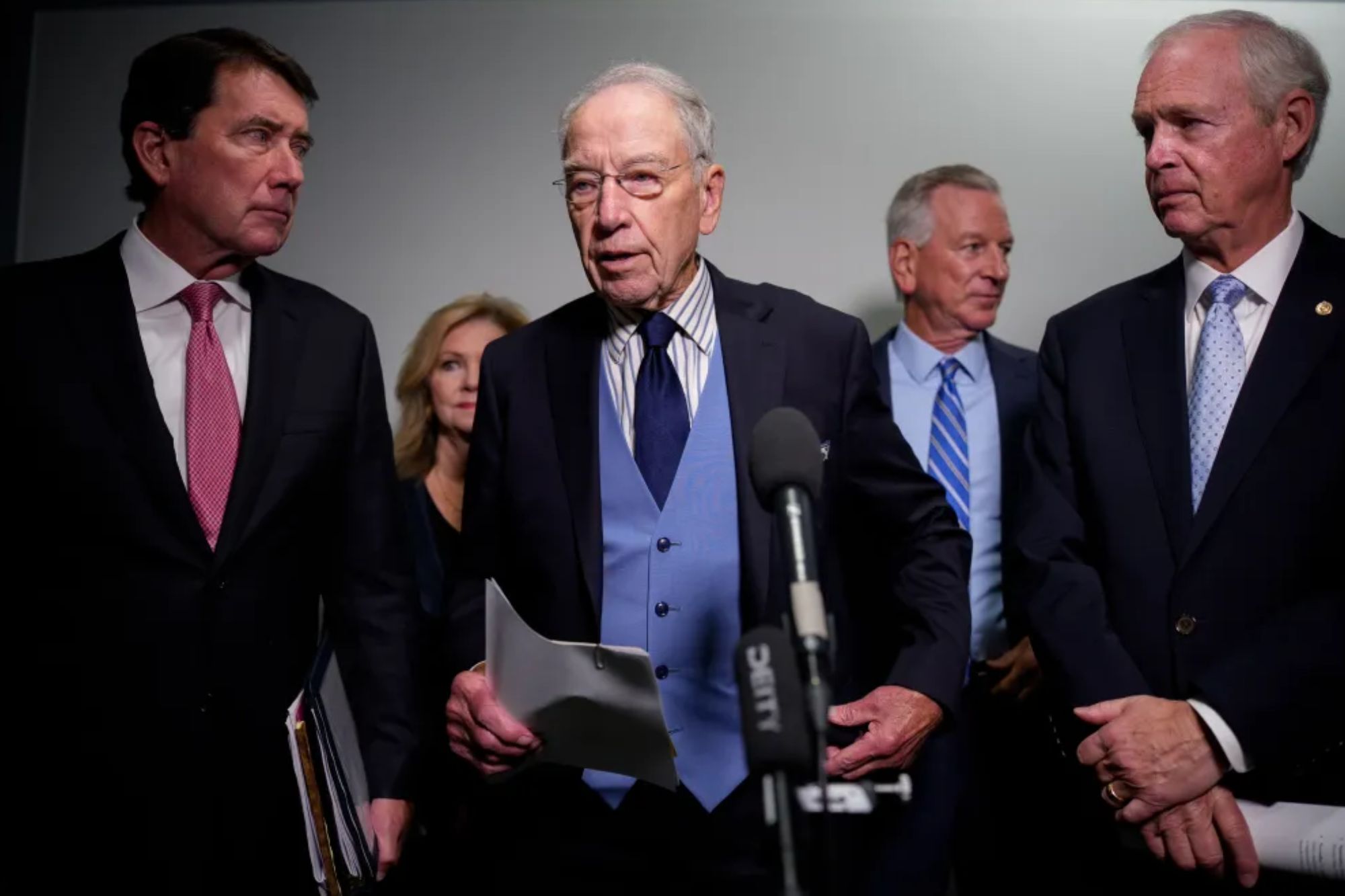 Biden FBI spied on eight GOP senators, damning new doc claims ...