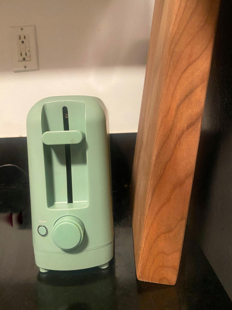 This $25 Amazon Toaster Is A Space Saver In My Small Kitchen — Here's Why