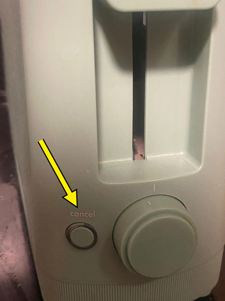 This $25 Amazon Toaster Is A Space Saver In My Small Kitchen — Here's Why