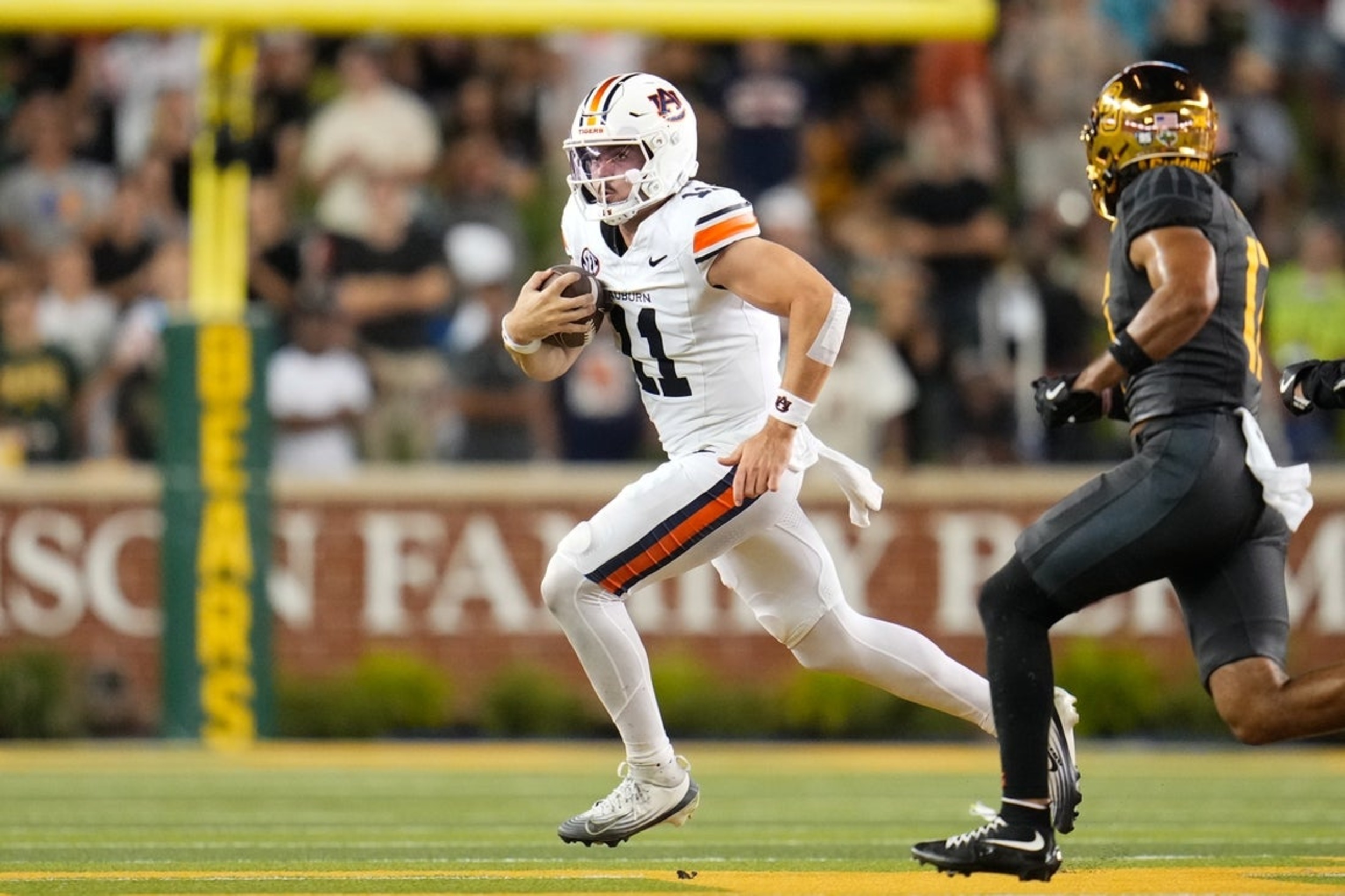 Auburn shifts 2026 game vs. Baylor to Atlanta for NIL boost
