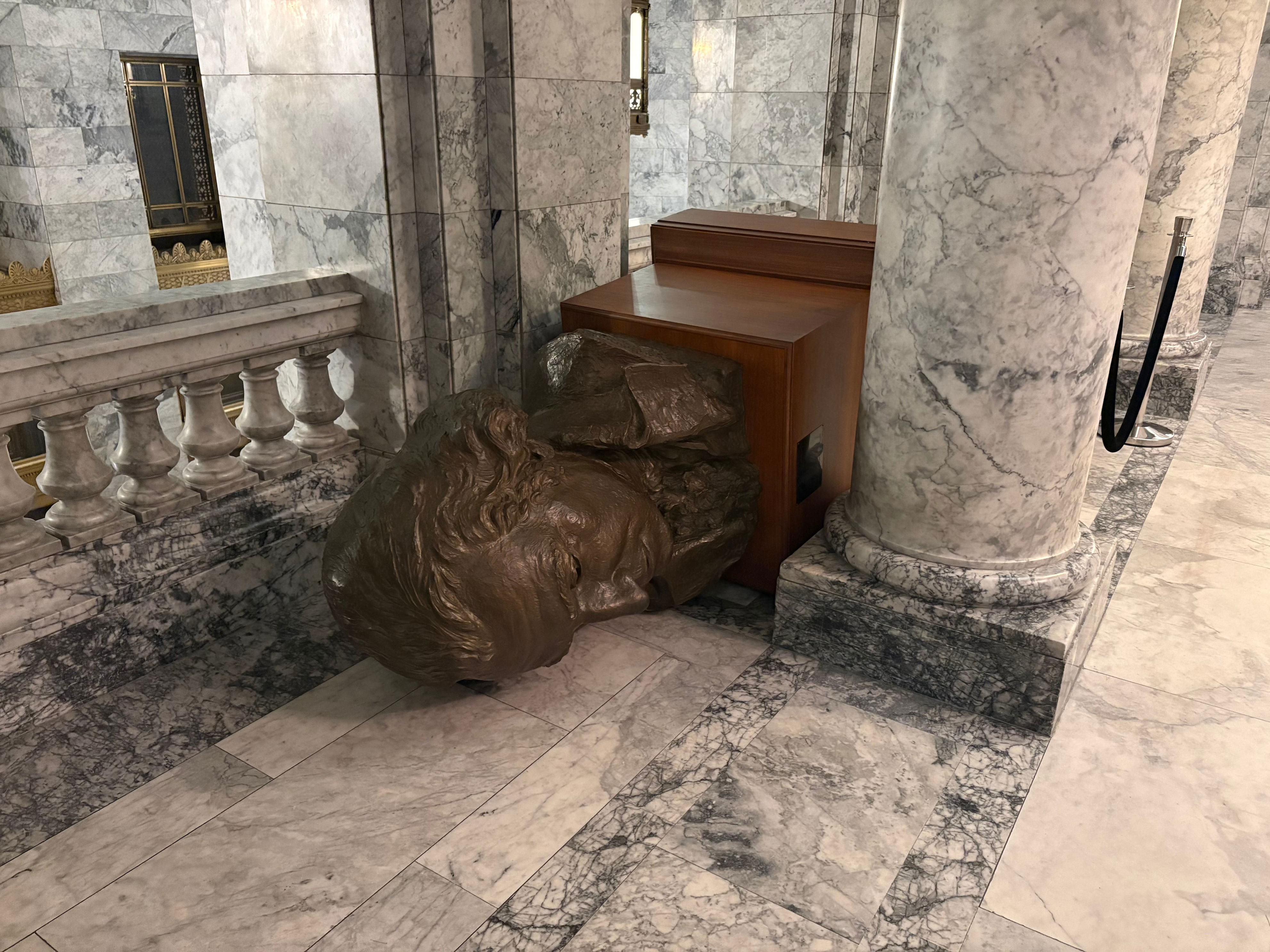 Intruder breaks into, vandalizes Washington State Capitol