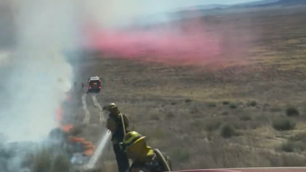 Timelapse: Firefighters battle weekend Alma Fire in California Valley