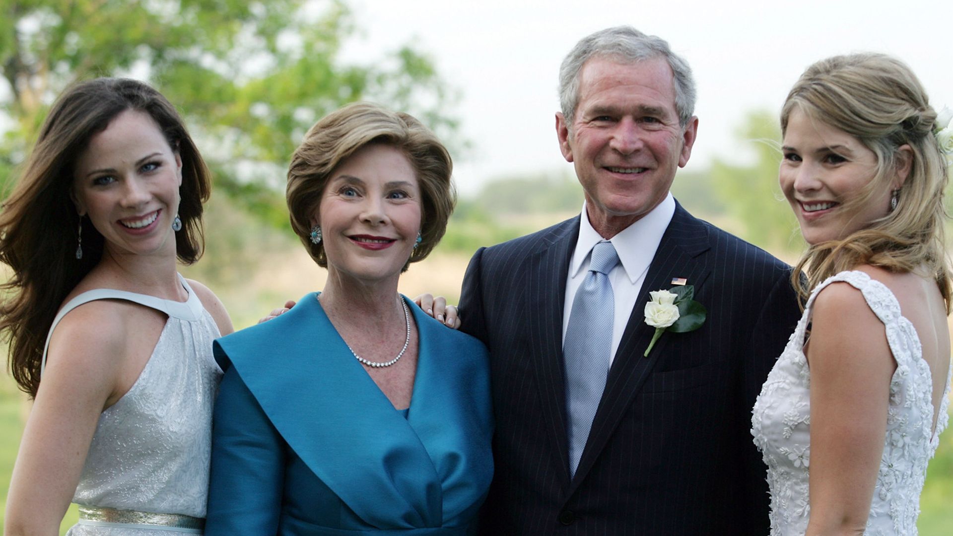 Meet George W Bushs Twin Daughters Barbara Pierce And Jenna Bush Hager