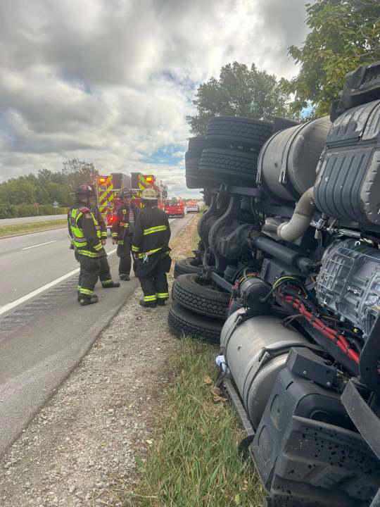 2 hospitalized after Delaware County semi crash
