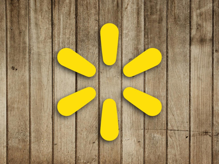 Walmart's $120 'Very Roomy' Storage Deck Box Is Now Just $53