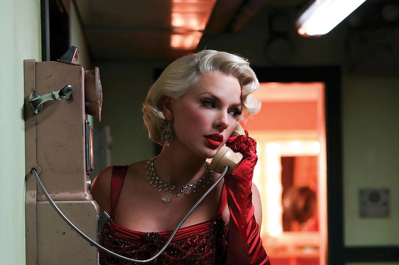 Taylor Swift announces acoustic version of Life of a Showgirl - but ...