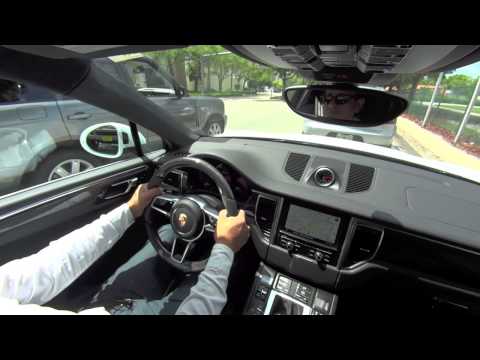 Conducir un Porsche Macan 2015 alrededor de The Collection, Miami