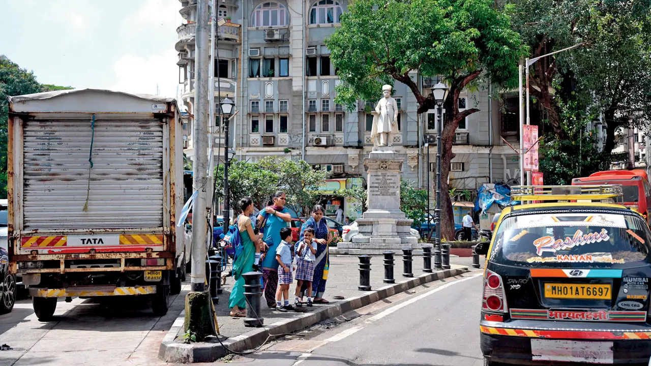 Three months after BEST bus accident; BMC yet to reinstall bus stop signage
