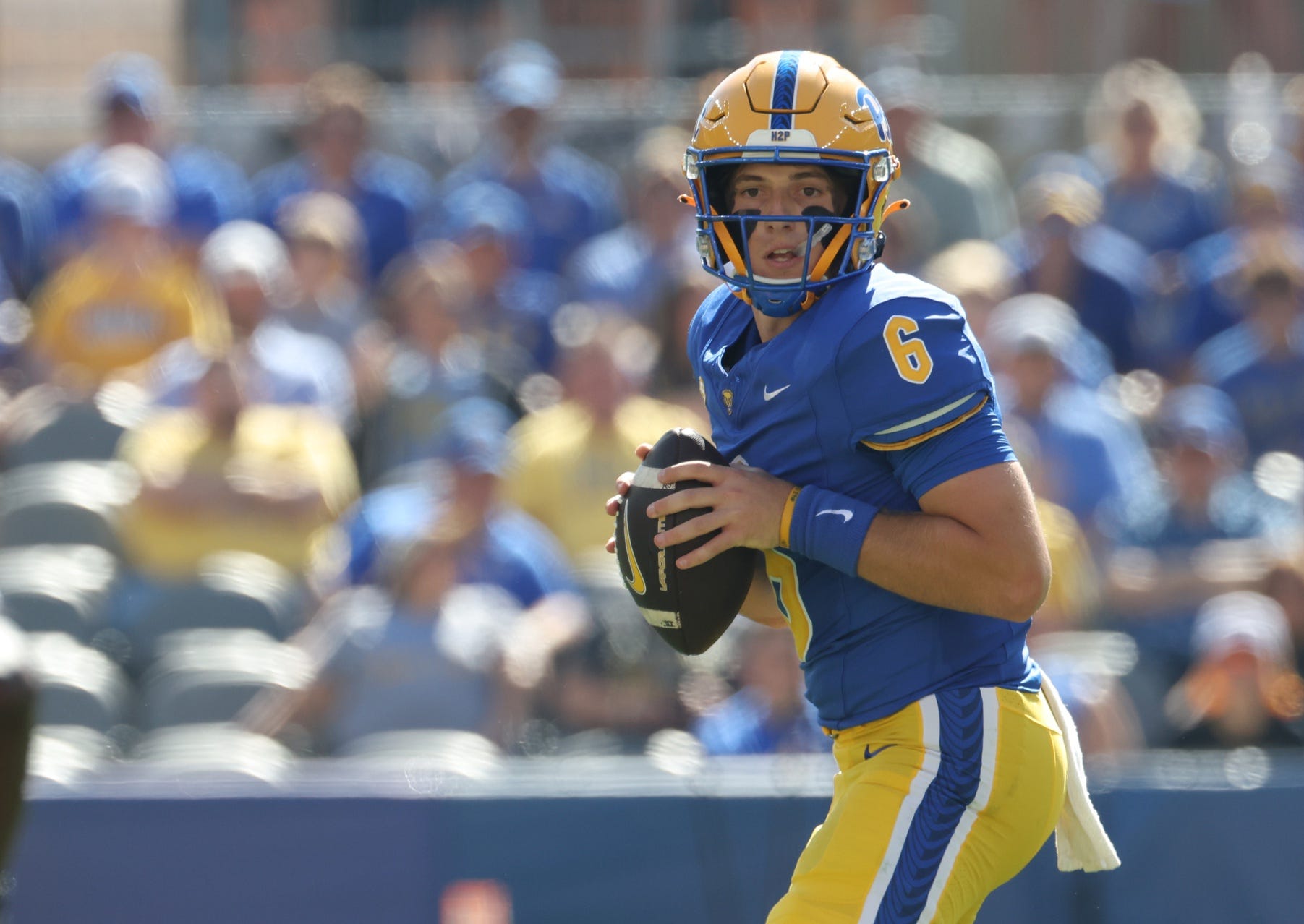 Pitt freshman QB wins ACC weekly honors