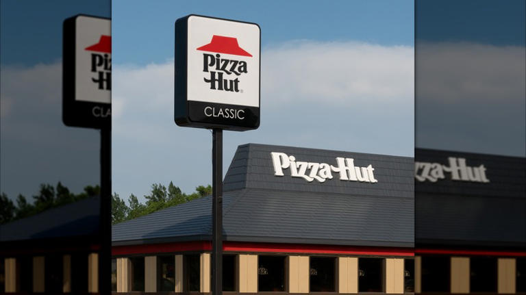 How Pizza Hut's Logo Changed Forever In The '70s