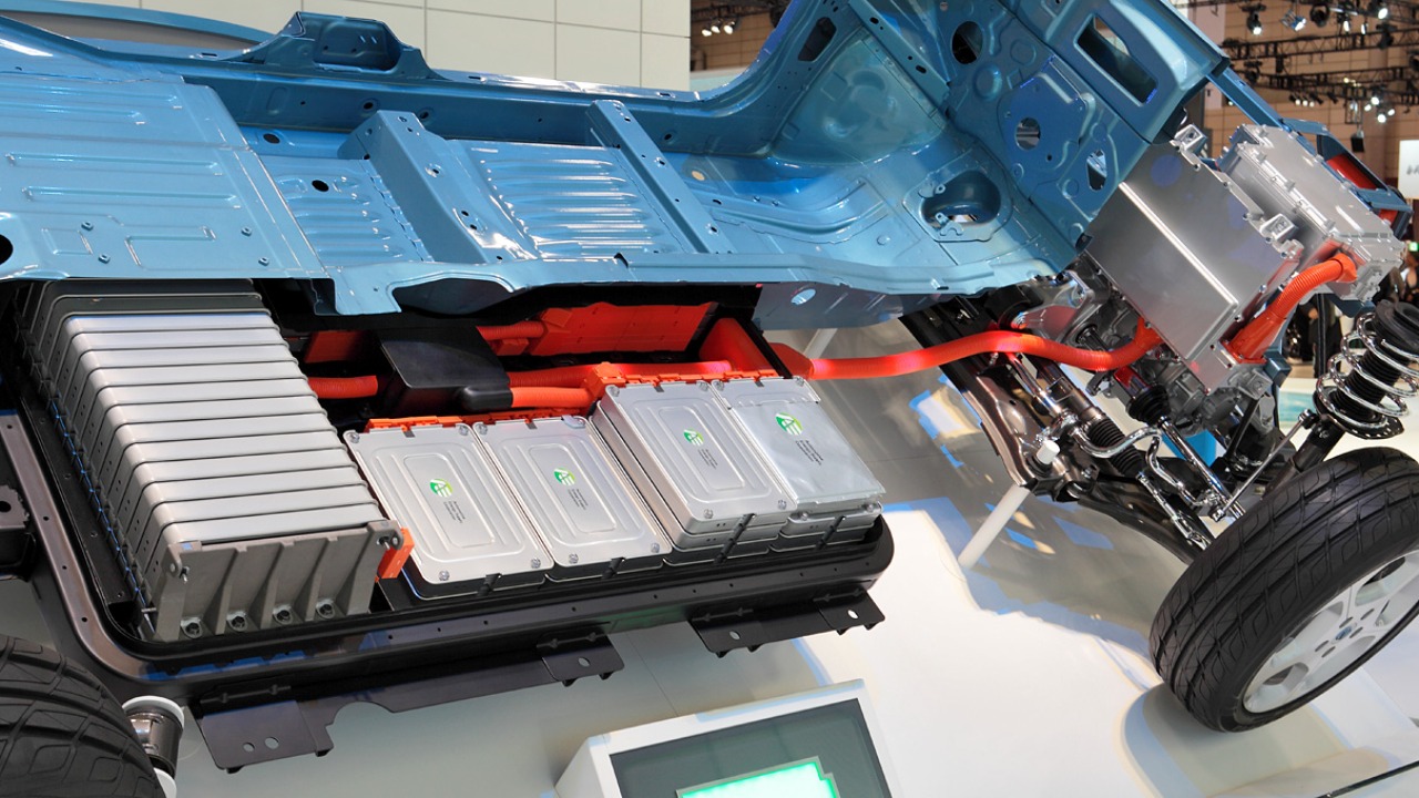 New EV battery could charge 500 miles in 12 minutes