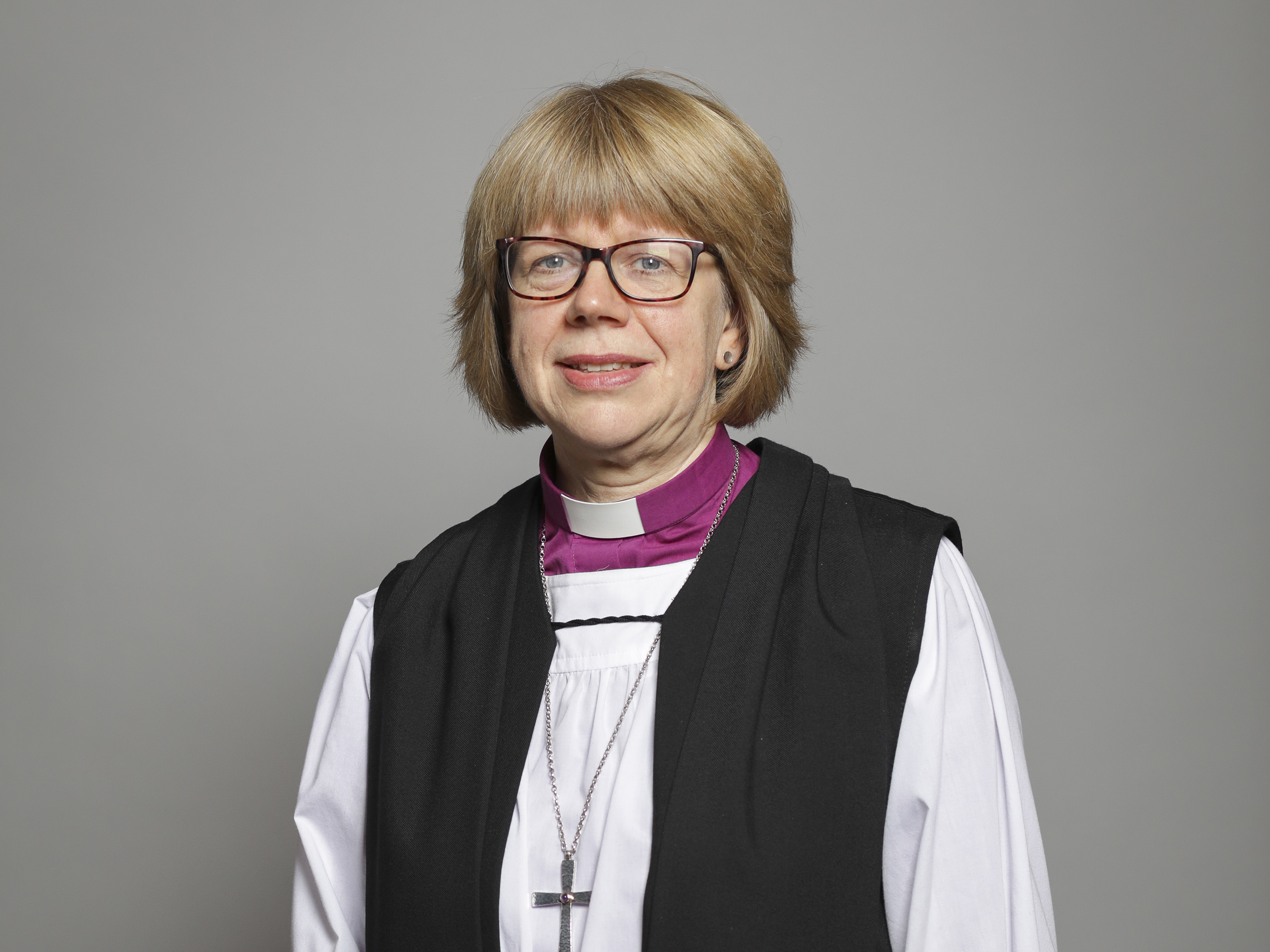 Conservative British Anglicans extend the first woman archbishop a warm ...