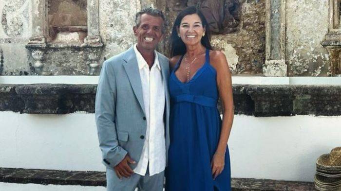 Um adeus a 30 anos em comum. Ex-radialista 'chora' perda do marido: "Partiu rodeado de amor"