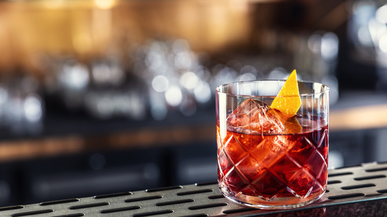 2 Simple Tricks To Turn Your Next Negroni Into The Perfect Fall Cocktail